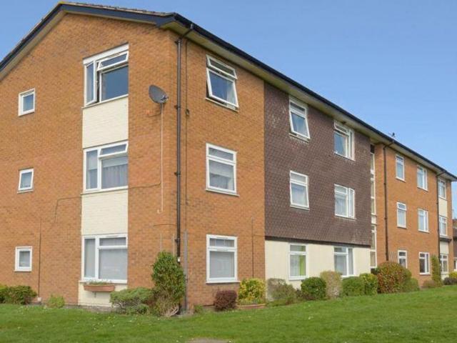 2 bedroom flat for sale