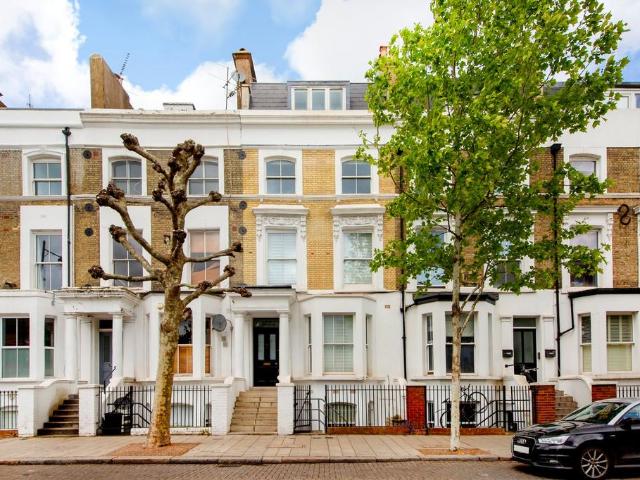 2 bedroom flat for sale