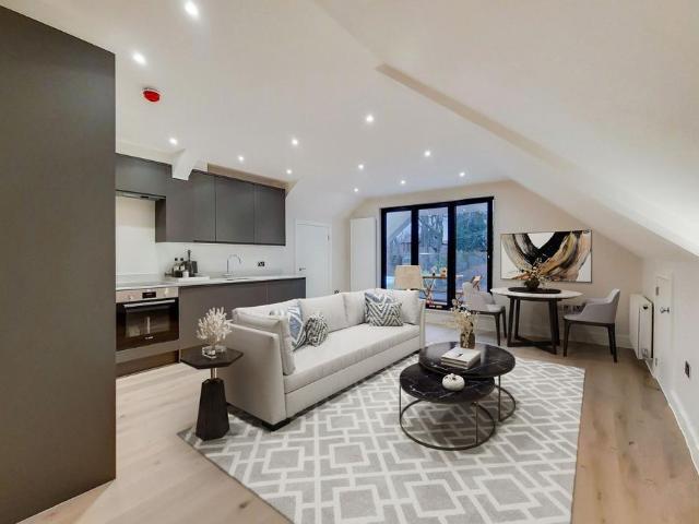 2 bedroom flat for sale