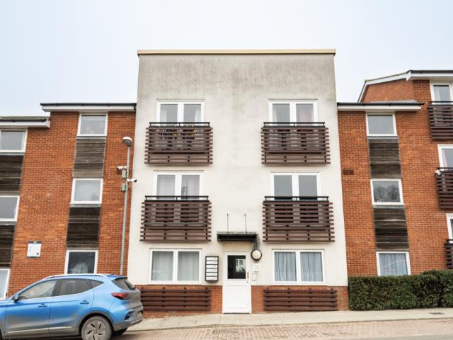2 bedroom flat for sale