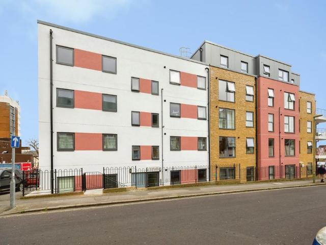2 bedroom flat for sale