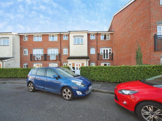 2 bedroom flat for sale