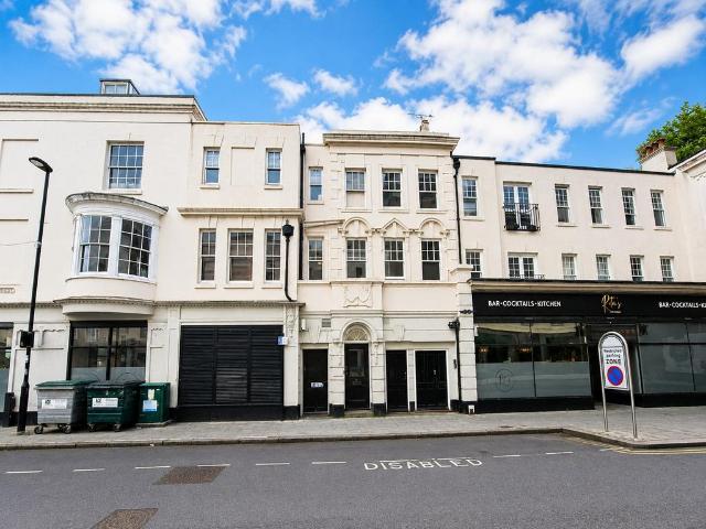 2 bedroom flat for sale