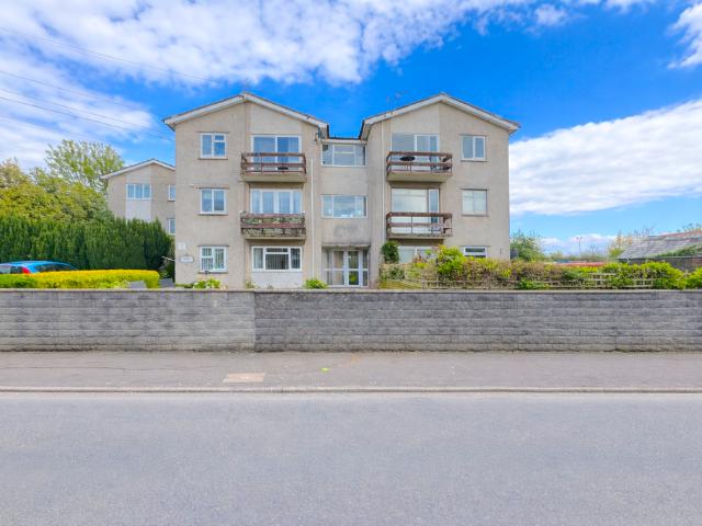 2 bedroom flat for sale