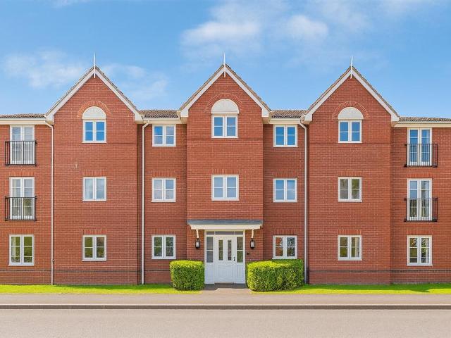 2 bedroom flat for sale