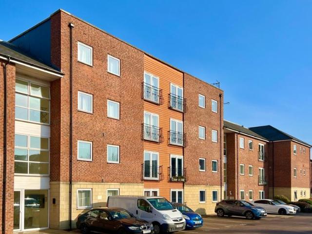 2 bedroom flat for sale