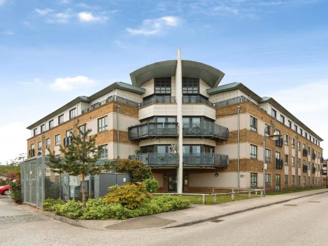 2 bedroom flat for sale