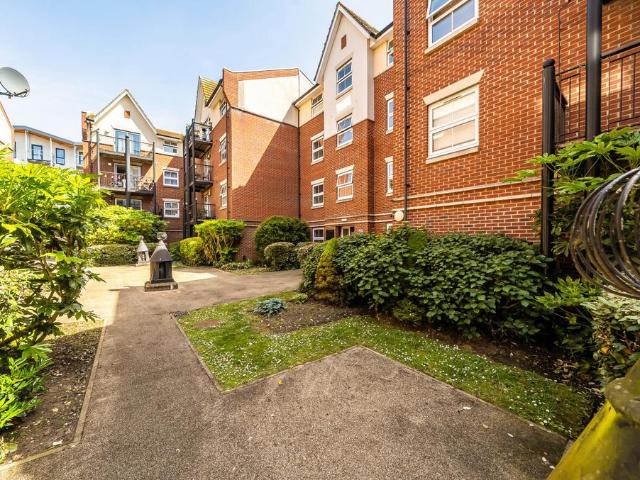 2 bedroom flat for sale