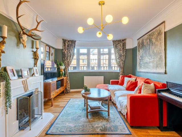 2 bedroom flat for sale
