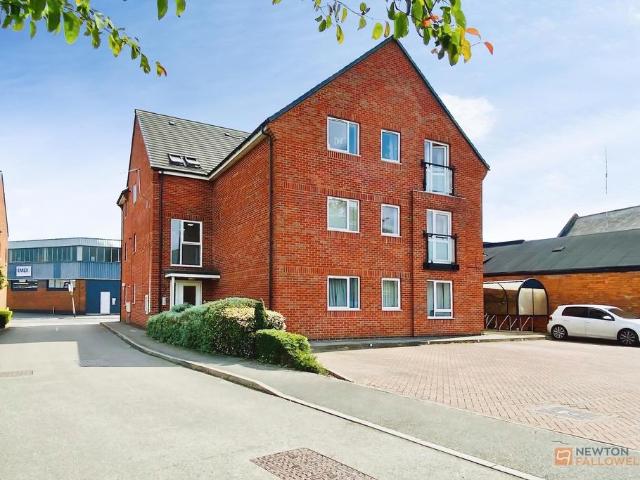 2 bedroom flat for sale