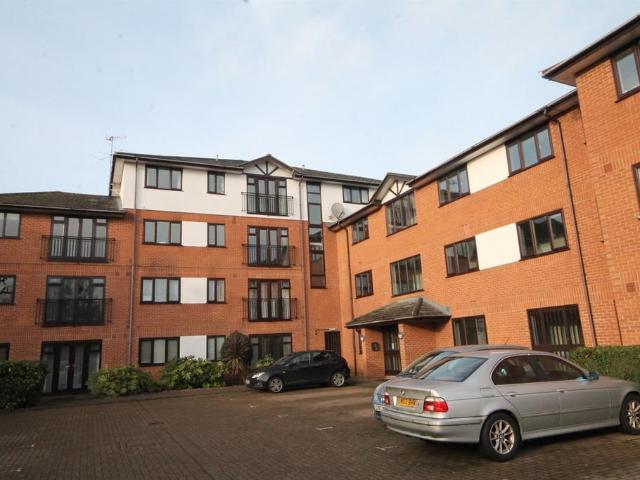 2 bedroom flat for sale