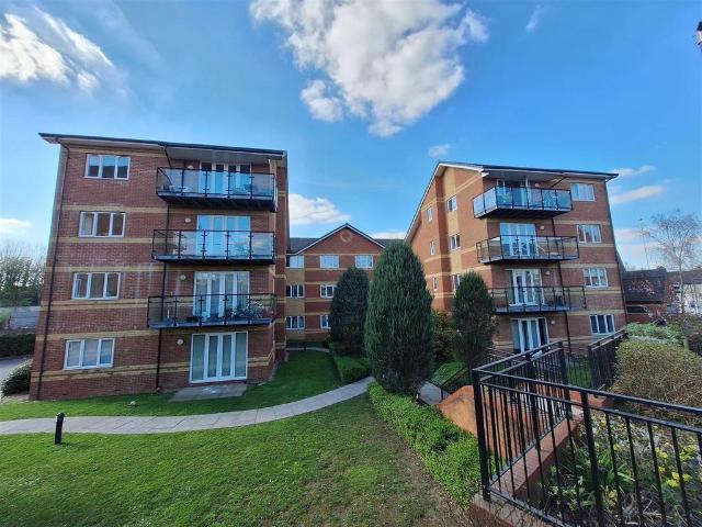 2 bedroom flat for sale