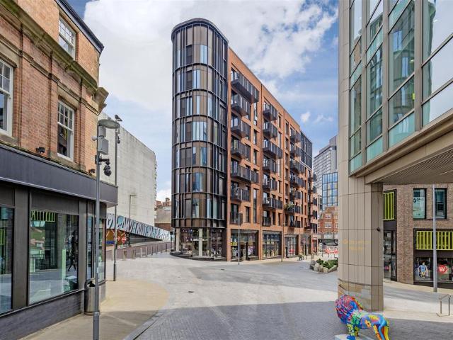 2 bedroom flat for sale
