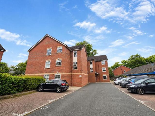 2 bedroom flat for sale