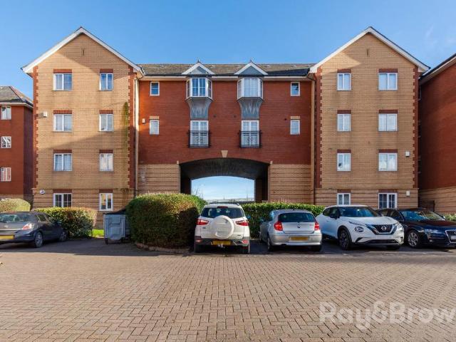 2 bedroom flat for sale