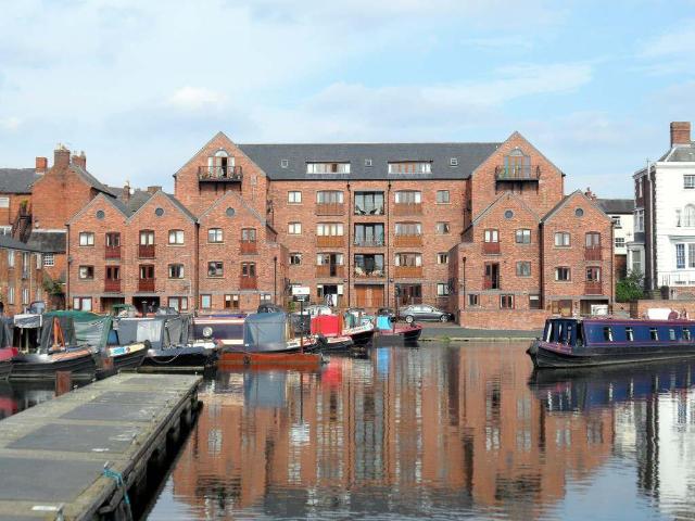 2 bedroom flat for sale