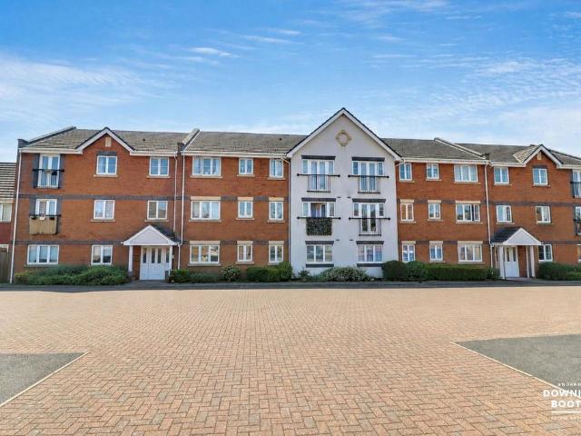 2 bedroom flat for sale