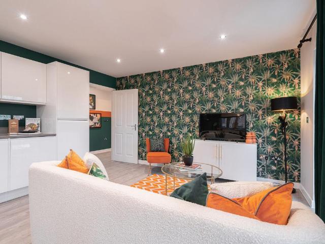 2 bedroom flat for sale