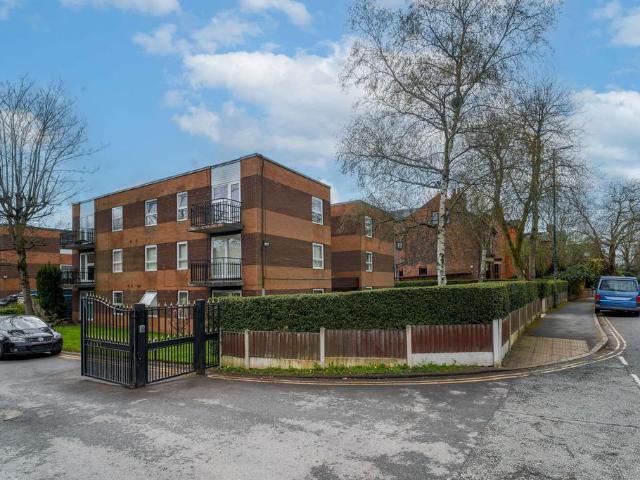 2 bedroom flat for sale