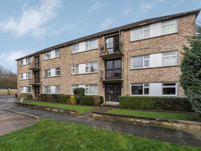 2 bedroom flat for sale