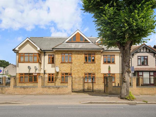 2 bedroom flat for sale