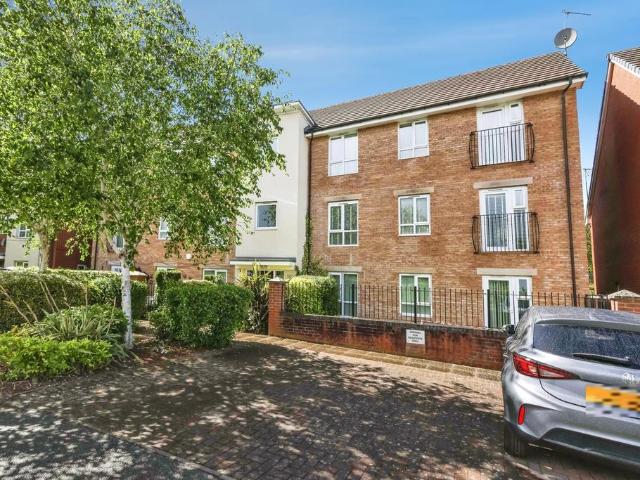 2 bedroom flat for sale
