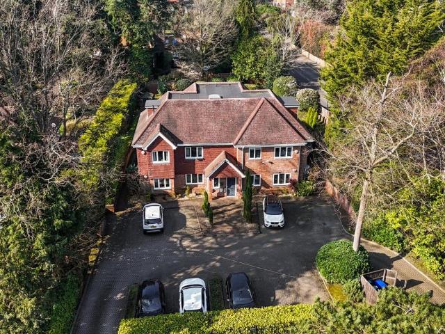 2 bedroom flat for sale