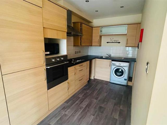 2 bedroom flat for sale