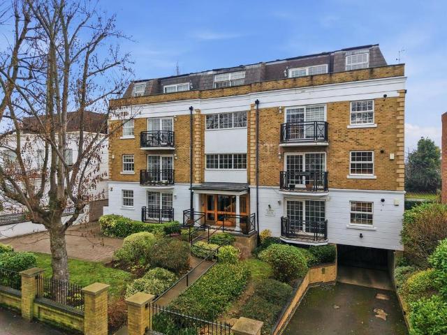 2 bedroom flat for sale