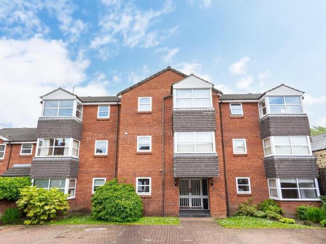 2 bedroom flat for sale
