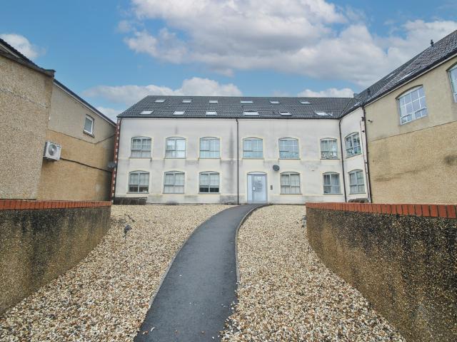 2 bedroom flat for sale