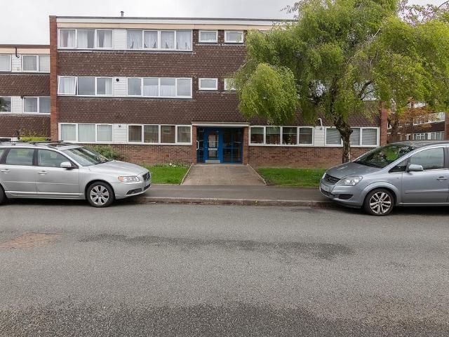 2 bedroom flat for sale