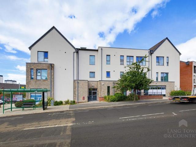 2 bedroom flat for sale