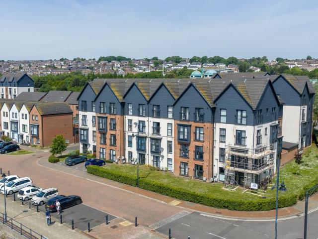 2 bedroom flat for sale