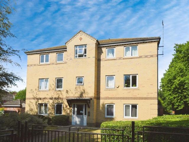 2 bedroom flat for sale