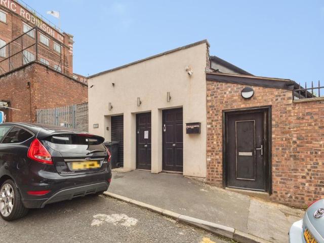 2 bedroom flat for sale