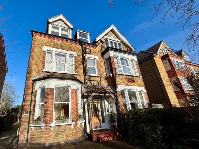 2 bedroom flat for sale