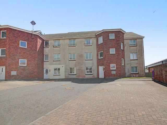 2 bedroom flat for sale