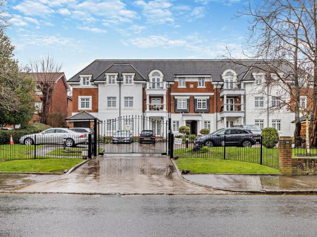 2 bedroom flat for sale