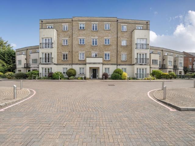 2 bedroom flat for sale