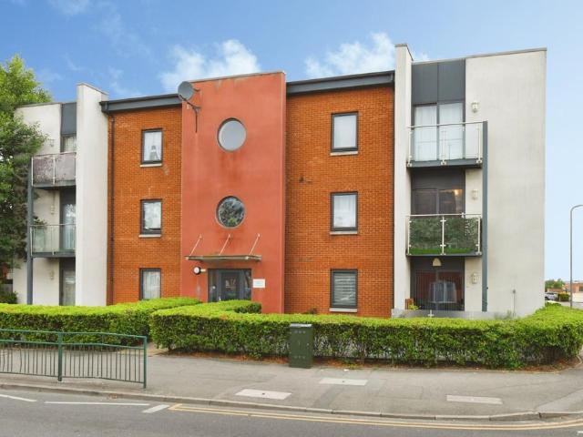 2 bedroom flat for sale