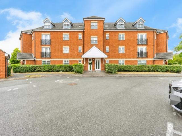 2 bedroom flat for sale