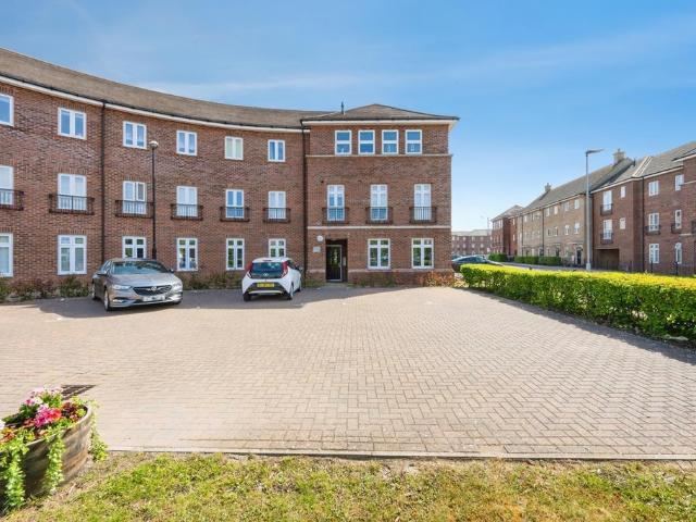 2 bedroom flat for sale