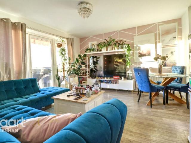 2 bedroom flat for sale