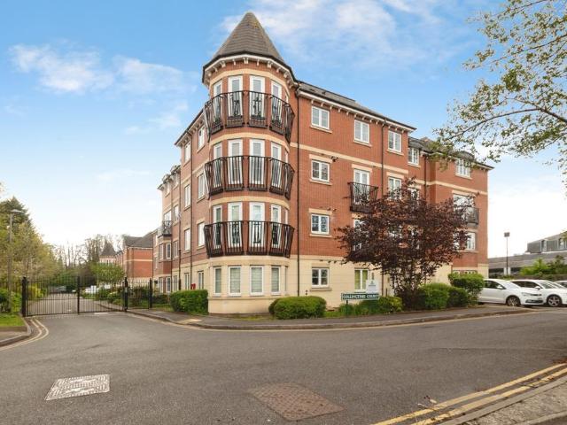 2 bedroom flat for sale