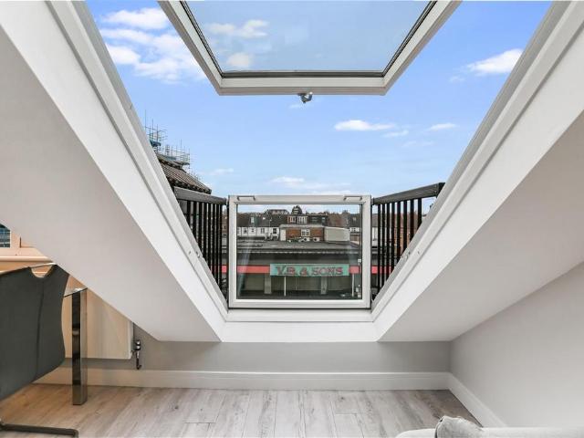 2 bedroom flat for sale