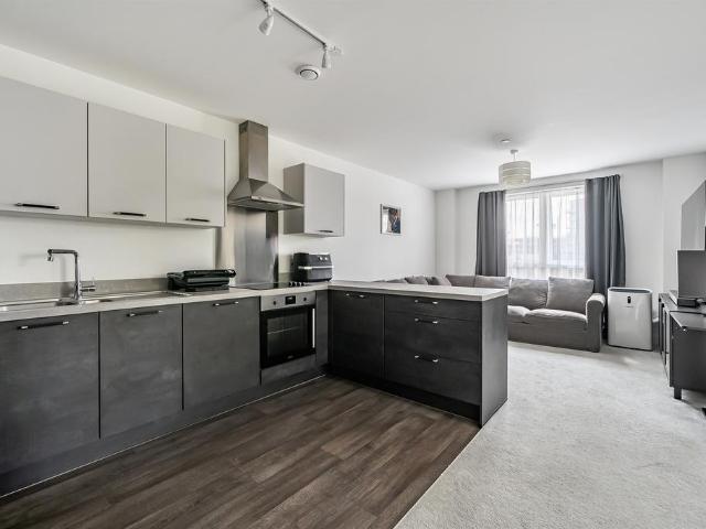 2 bedroom flat for sale