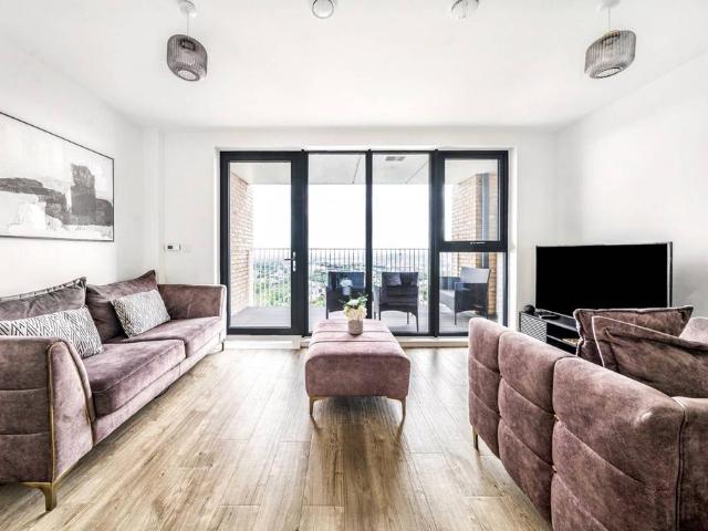 2 bedroom flat for sale