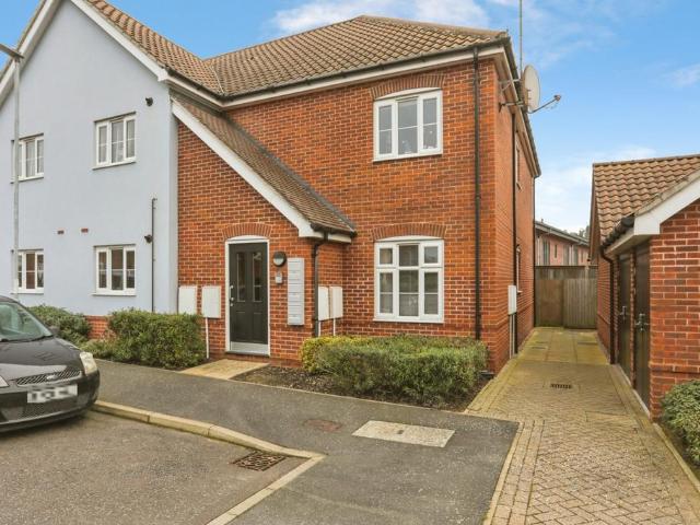 2 bedroom flat for sale