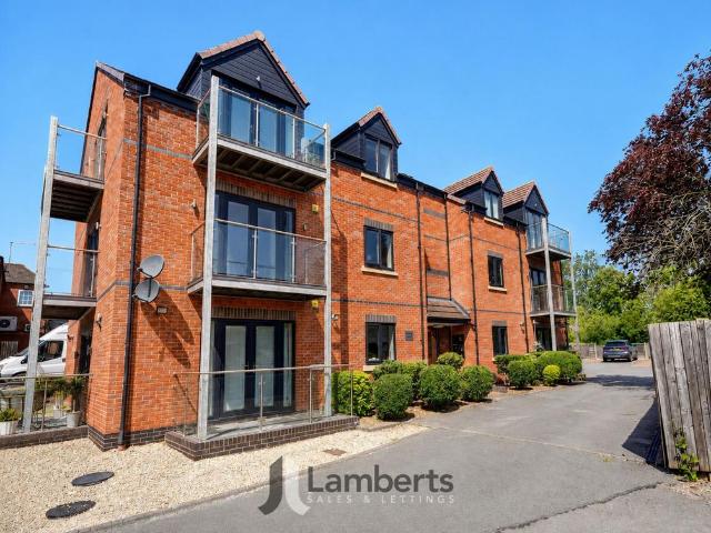 2 bedroom flat for sale